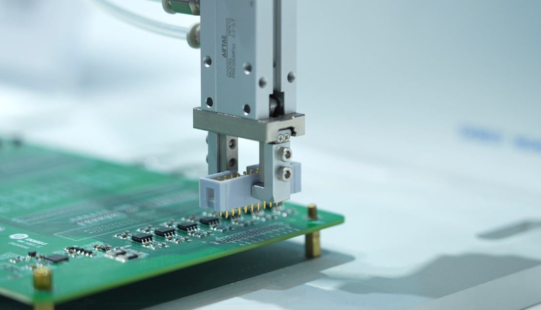 自動挿入機｜Dobot Robotics